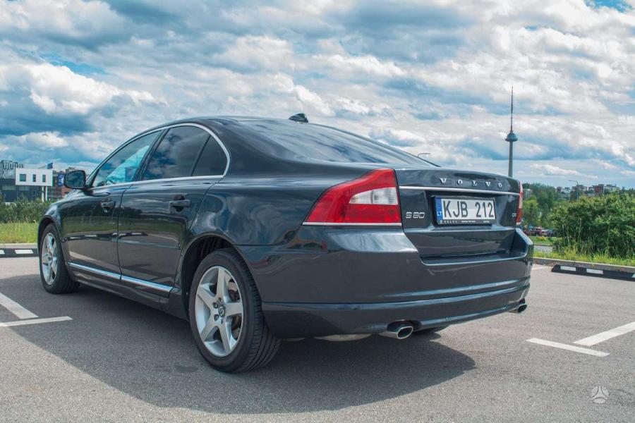 Grey Volvo S80 2010 in Vilnius, with an engine capacity of 2.40 L and mileage of 384 thousand km for 5200 €, photo 4 on AUTOMOTO.COM.LV
