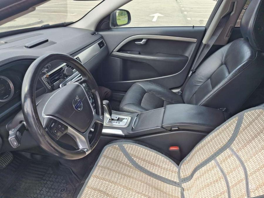 Grey Volvo S80 2010 in Vilnius, with an engine capacity of 2.40 L and mileage of 384 thousand km for 5200 €, photo 14 on AUTOMOTO.COM.LV