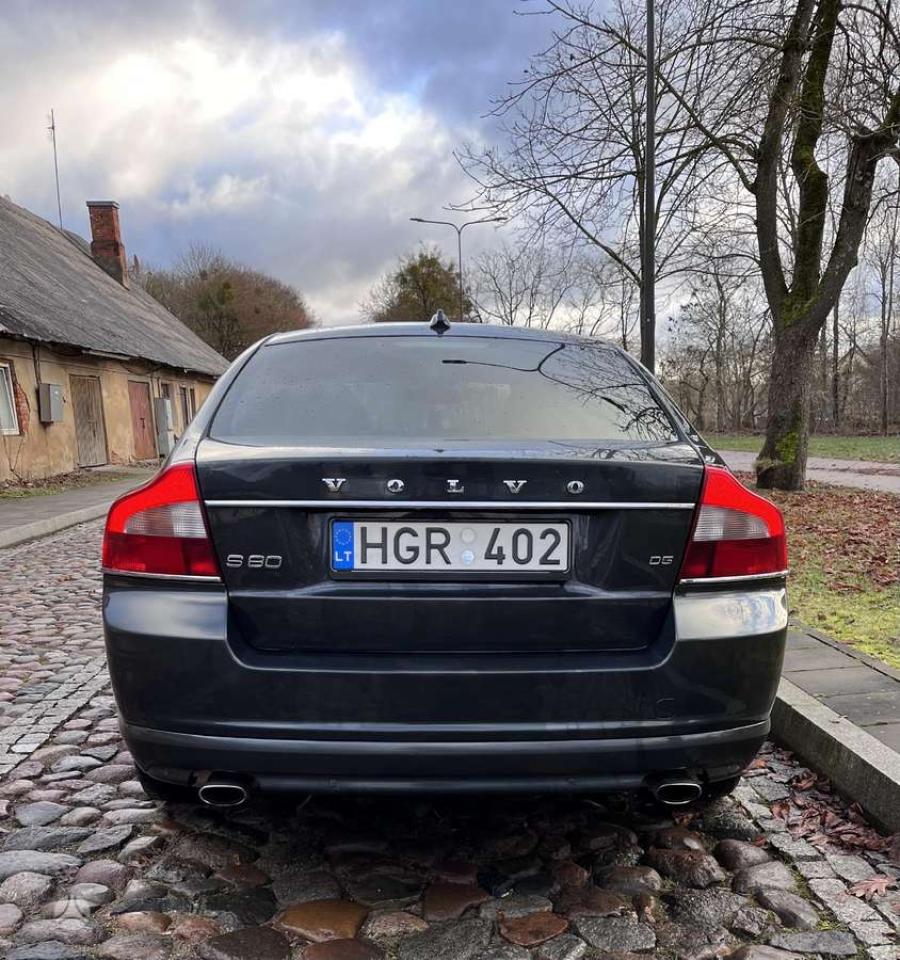 Grey Volvo S80 2010 in Kaunas, with an engine capacity of 2.40 L and mileage of 314 thousand km for 4950 €, photo 3 on AUTOMOTO.COM.LV