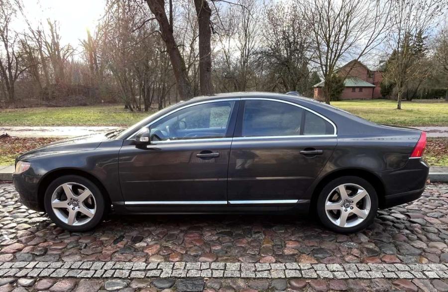 Grey Volvo S80 2010 in Kaunas, with an engine capacity of 2.40 L and mileage of 314 thousand km for 4950 €, photo 5 on AUTOMOTO.COM.LV