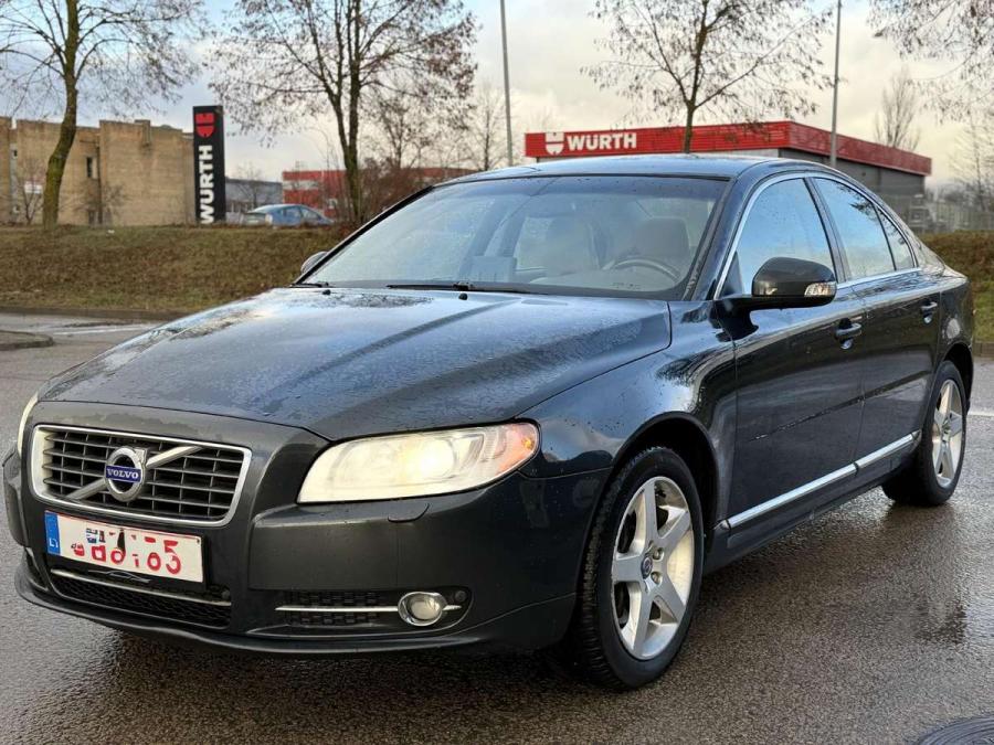 Grey Volvo S80 2010 in Siauliai, with an engine capacity of 2.40 L and mileage of 338 thousand km for 3950 €, photo 2 on AUTOMOTO.COM.LV