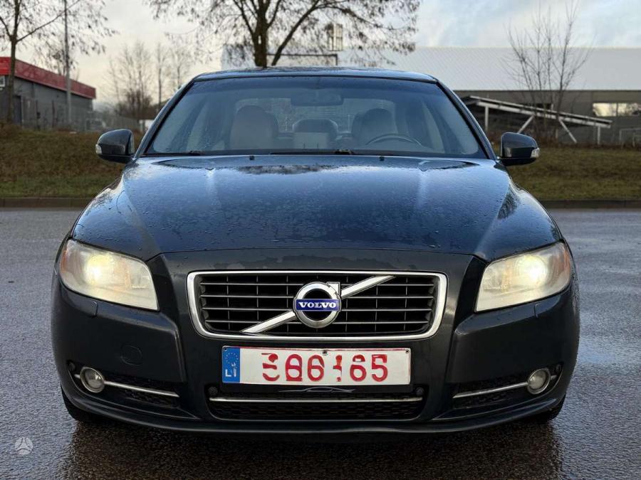 Grey Volvo S80 2010 in Siauliai, with an engine capacity of 2.40 L and mileage of 338 thousand km for 3950 €, photo 7 on AUTOMOTO.COM.LV