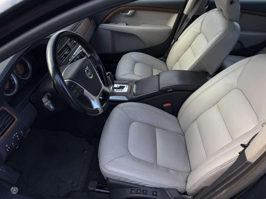 Pelēks Volvo S80 2010 Šauļi, ar dzinēja tilpumu 2.40 L un nobraukumu 339 tūkst. km par 3999 €, foto 5 vietnē AUTOMOTO.COM.LV