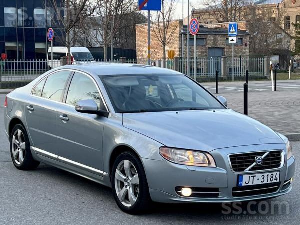 Grey Volvo S80 2010 in Jelgava, with an engine capacity of 2.40 L and mileage of 379 thousand km for 2700 €, photo 1 on AUTOMOTO.COM.LV