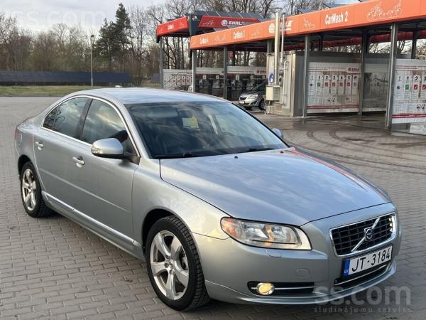 Grey Volvo S80 2010 in Jelgava, with an engine capacity of 2.40 L and mileage of 379 thousand km for 2700 €, photo 3 on AUTOMOTO.COM.LV