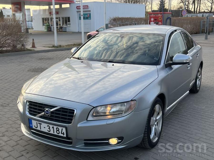 Pelēks Volvo S80 2010 Jelgava, ar dzinēja tilpumu 2.40 L un nobraukumu 379 tūkst. km par 2700 €, foto 5 vietnē AUTOMOTO.COM.LV