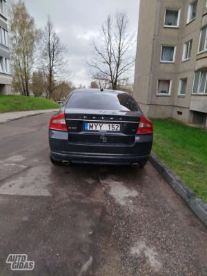 Pelēks Volvo S80 2010 Viļņa, ar dzinēja tilpumu 2.40 L un nobraukumu 290 tūkst. km par 5500 €, foto  vietnē AUTOMOTO.COM.LV