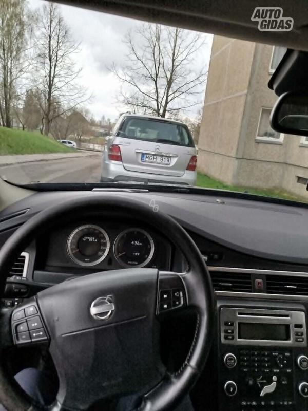 Pelēks Volvo S80 2010 Viļņa, ar dzinēja tilpumu 2.40 L un nobraukumu 290 tūkst. km par 5500 €, foto 2 vietnē AUTOMOTO.COM.LV
