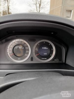 Pelēks Volvo S80 2010 Viļņa, ar dzinēja tilpumu 2.40 L un nobraukumu 290 tūkst. km par 5500 €, foto 4 vietnē AUTOMOTO.COM.LV