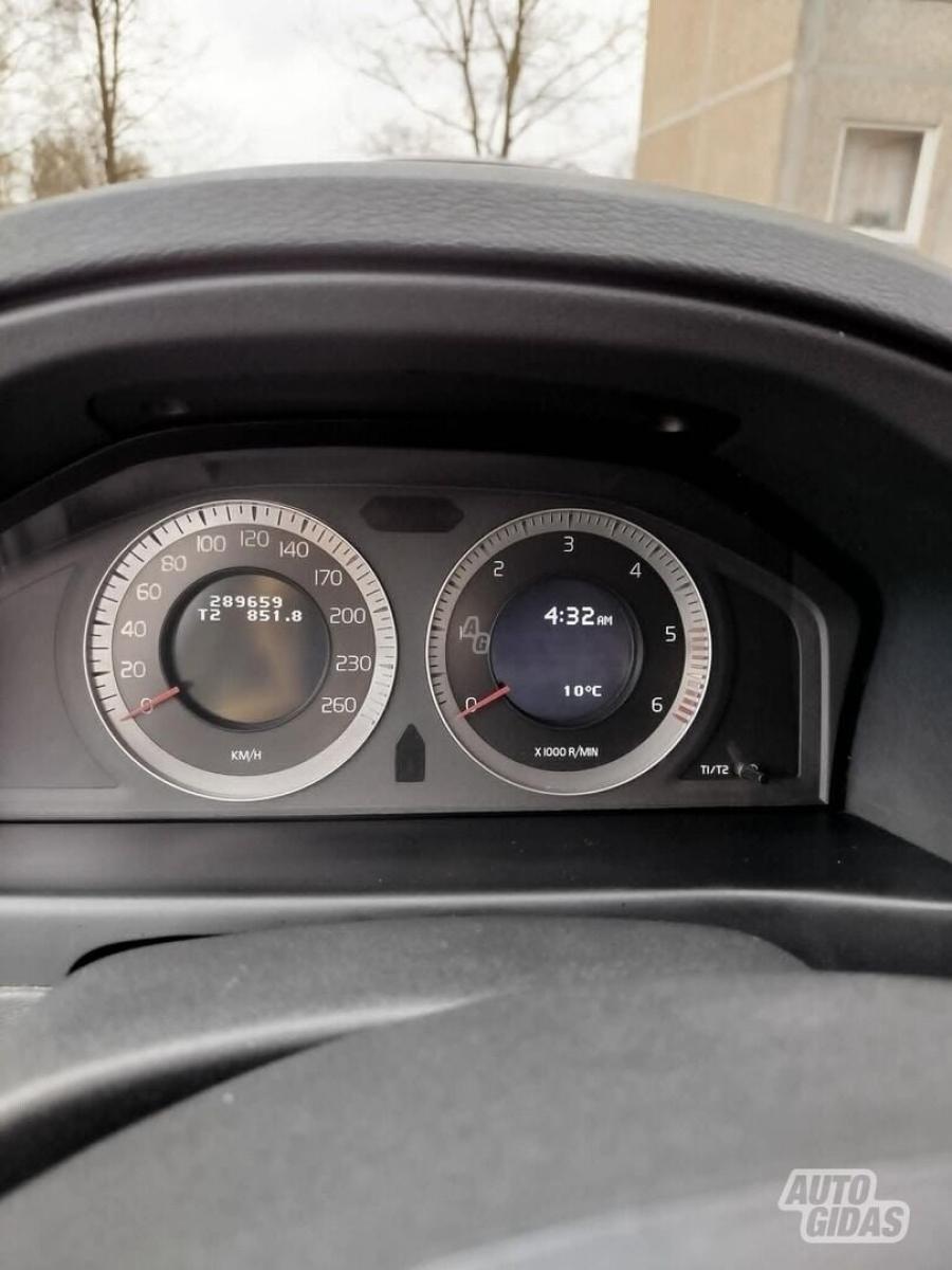 Pelēks Volvo S80 2010 Viļņa, ar dzinēja tilpumu 2.40 L un nobraukumu 290 tūkst. km par 5500 €, foto 4 vietnē AUTOMOTO.COM.LV