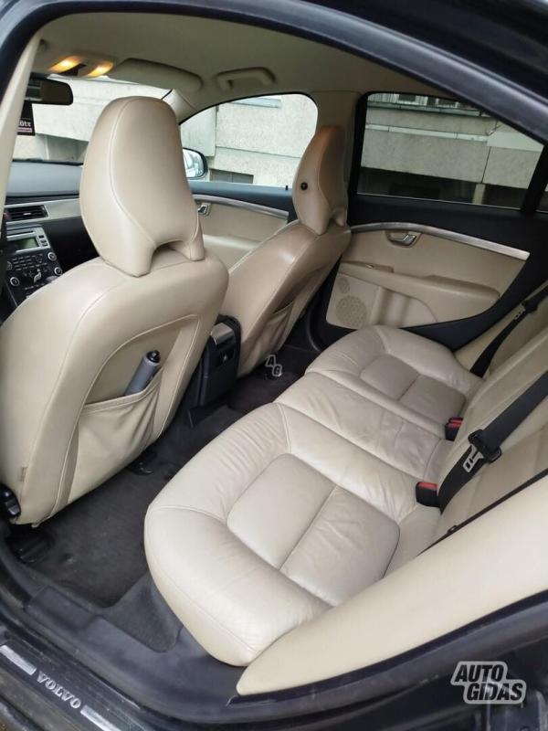 Pelēks Volvo S80 2010 Viļņa, ar dzinēja tilpumu 2.40 L un nobraukumu 290 tūkst. km par 5500 €, foto 5 vietnē AUTOMOTO.COM.LV