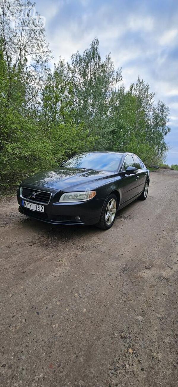 Grey Volvo S80 2010 in Vilnius, with an engine capacity of 2.40 L and mileage of 291 thousand km for 4999 €, photo 1 on AUTOMOTO.COM.LV
