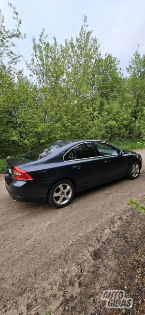 Pelēks Volvo S80 2010 Viļņa, ar dzinēja tilpumu 2.40 L un nobraukumu 291 tūkst. km par 4999 €, foto 5 vietnē AUTOMOTO.COM.LV