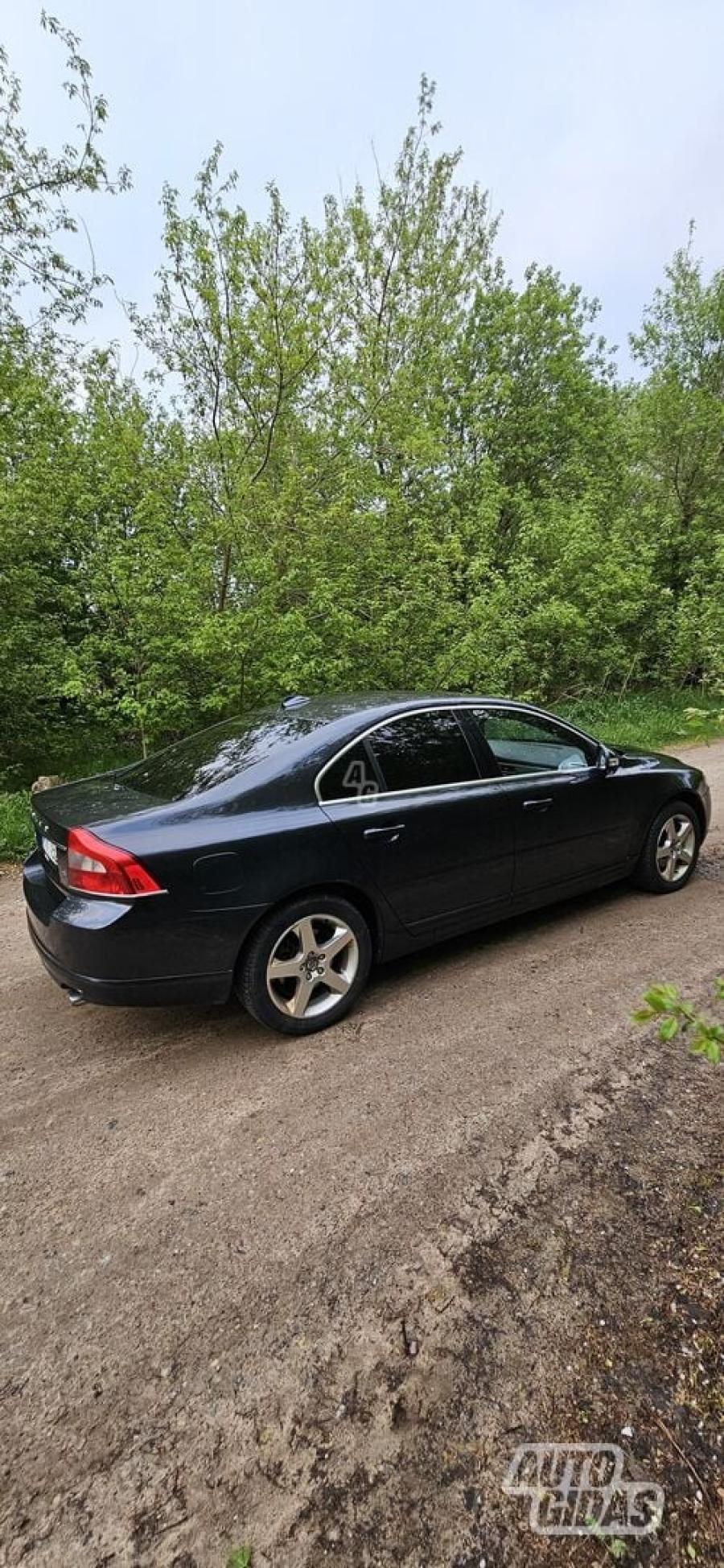 Pelēks Volvo S80 2010 Viļņa, ar dzinēja tilpumu 2.40 L un nobraukumu 291 tūkst. km par 4999 €, foto 5 vietnē AUTOMOTO.COM.LV