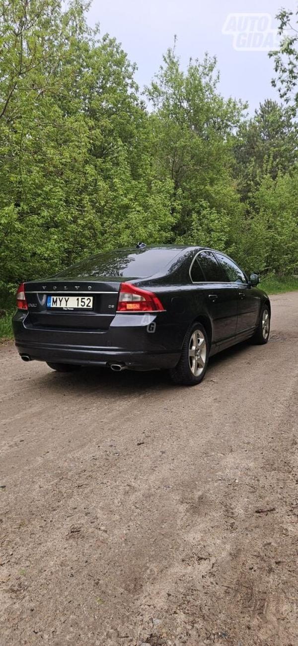 Grey Volvo S80 2010 in Vilnius, with an engine capacity of 2.40 L and mileage of 291 thousand km for 4999 €, photo 6 on AUTOMOTO.COM.LV