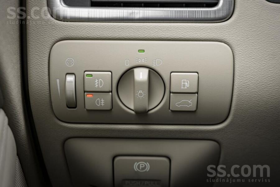 Pelēks Volvo S80 2010 Rīga, ar dzinēja tilpumu 1.60 L un nobraukumu 0 tūkst. km par 3995 €, foto 26 vietnē AUTOMOTO.COM.LV