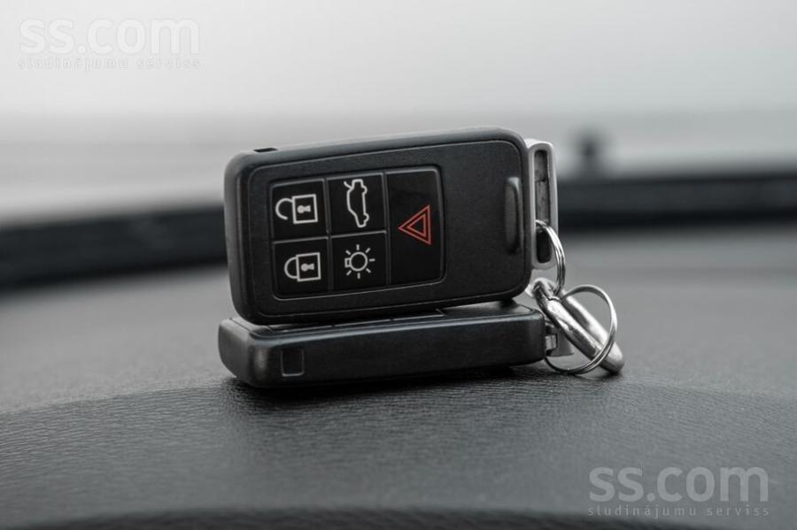 Pelēks Volvo S80 2010 Rīga, ar dzinēja tilpumu 1.60 L un nobraukumu 0 tūkst. km par 3995 €, foto 28 vietnē AUTOMOTO.COM.LV