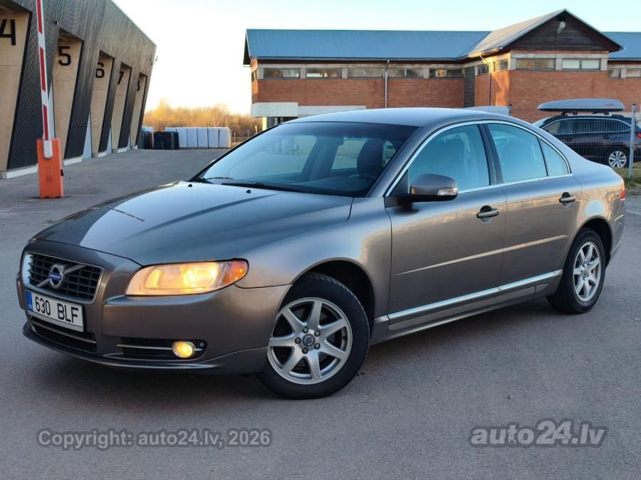 Pelēks Volvo S80 2010 Tartu, ar dzinēja tilpumu 1.60 L un nobraukumu 328 tūkst. km par 3999 €, foto 1 vietnē AUTOMOTO.COM.LV