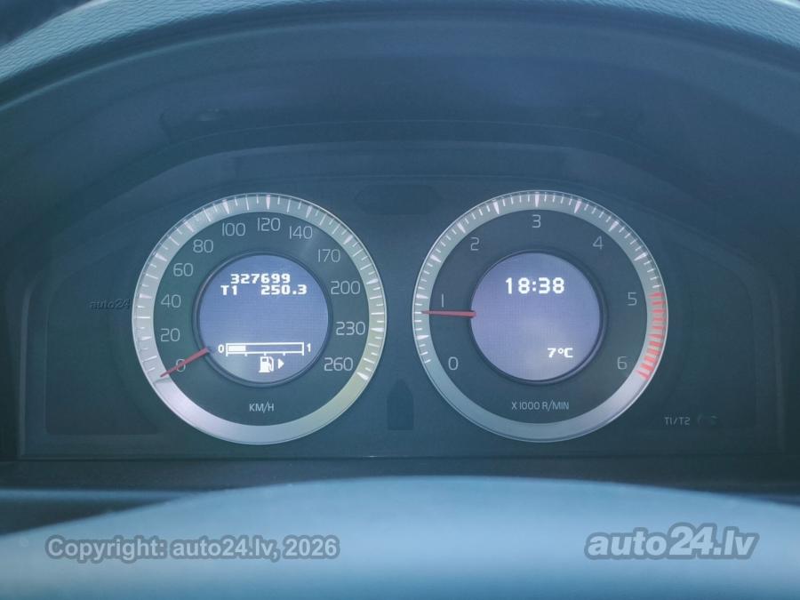 Pelēks Volvo S80 2010 Tartu, ar dzinēja tilpumu 1.60 L un nobraukumu 328 tūkst. km par 3999 €, foto 13 vietnē AUTOMOTO.COM.LV
