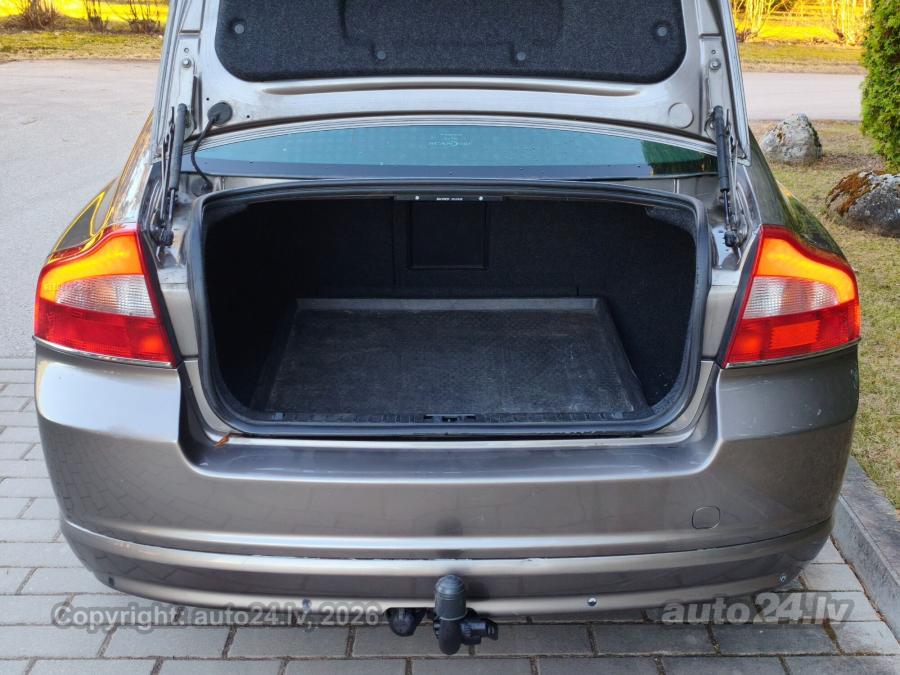 Pelēks Volvo S80 2010 Tartu, ar dzinēja tilpumu 1.60 L un nobraukumu 328 tūkst. km par 3999 €, foto 14 vietnē AUTOMOTO.COM.LV
