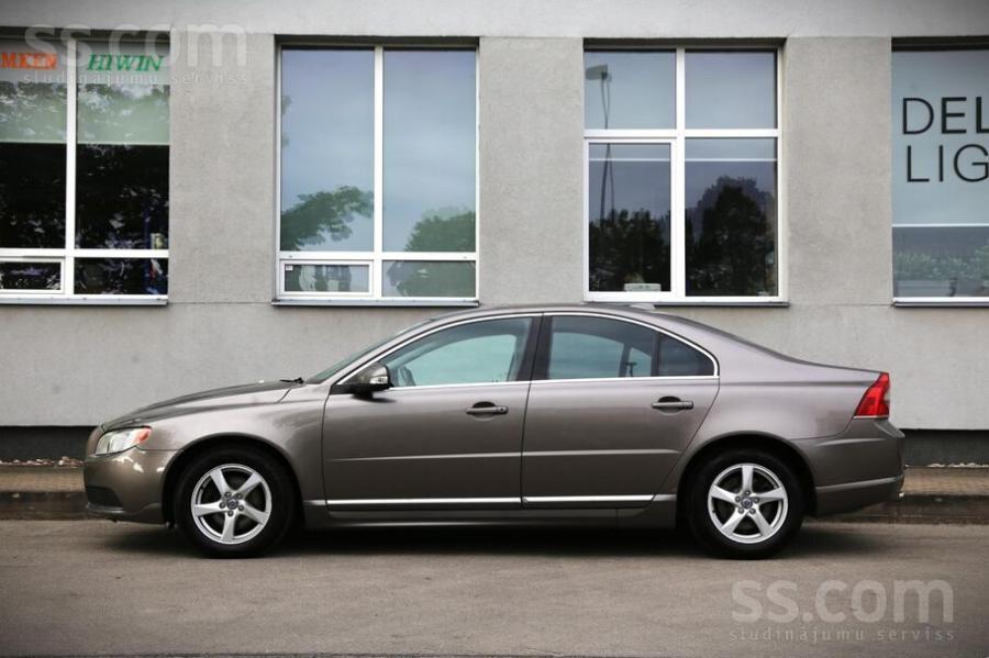 Grey Volvo S80 2010 in Riga, with an engine capacity of 2.40 L and mileage of 0 thousand km for 3995 €, photo 3 on AUTOMOTO.COM.LV
