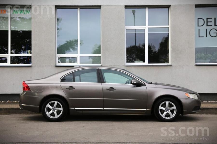 Grey Volvo S80 2010 in Riga, with an engine capacity of 2.40 L and mileage of 0 thousand km for 3995 €, photo 4 on AUTOMOTO.COM.LV