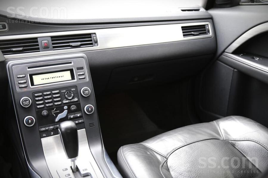 Grey Volvo S80 2010 in Riga, with an engine capacity of 2.40 L and mileage of 0 thousand km for 3995 €, photo 13 on AUTOMOTO.COM.LV