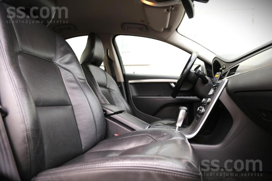 Grey Volvo S80 2010 in Riga, with an engine capacity of 2.40 L and mileage of 0 thousand km for 3995 €, photo 14 on AUTOMOTO.COM.LV