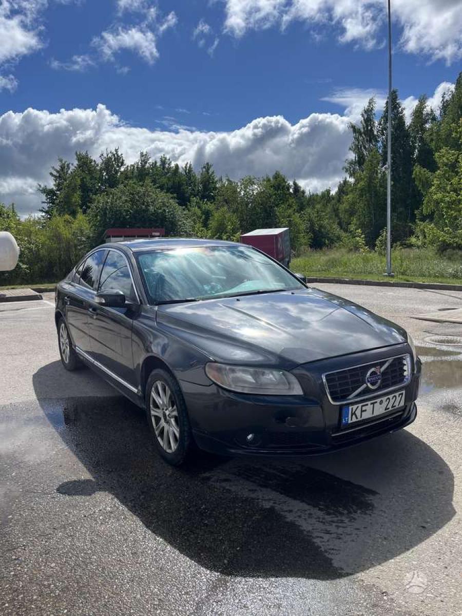 Pelēks Volvo S80 2010 Šauļi, ar dzinēja tilpumu 3.19 L un nobraukumu 228 tūkst. km par 1800 €, foto 1 vietnē AUTOMOTO.COM.LV