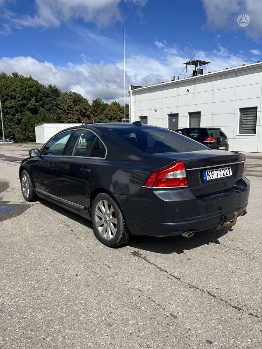 Pelēks Volvo S80 2010 Šauļi, ar dzinēja tilpumu 3.19 L un nobraukumu 228 tūkst. km par 1800 €, foto 3 vietnē AUTOMOTO.COM.LV