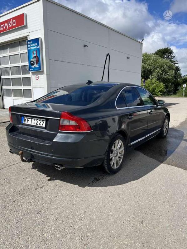 Grey Volvo S80 2010 in Siauliai, with an engine capacity of 3.19 L and mileage of 228 thousand km for 1800 €, photo 3 on AUTOMOTO.COM.LV