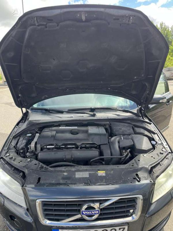 Grey Volvo S80 2010 in Siauliai, with an engine capacity of 3.19 L and mileage of 228 thousand km for 1800 €, photo 7 on AUTOMOTO.COM.LV