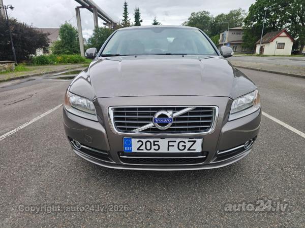 Pelēks Volvo S80 2010 Paide, ar dzinēja tilpumu 2.40 L un nobraukumu 280 tūkst. km par 6550 €, foto 2 vietnē AUTOMOTO.COM.LV