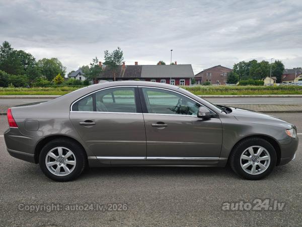 Pelēks Volvo S80 2010 Paide, ar dzinēja tilpumu 2.40 L un nobraukumu 280 tūkst. km par 6550 €, foto 7 vietnē AUTOMOTO.COM.LV