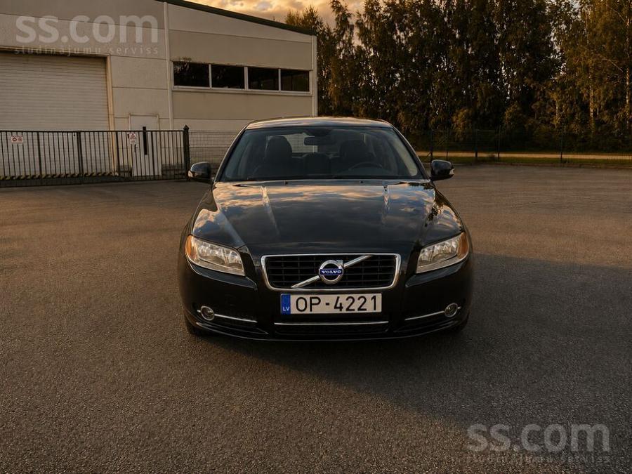 Pelēks Volvo S80 2010 Rīga, ar dzinēja tilpumu 2.40 L un nobraukumu 0 tūkst. km par 4950 €, foto 6 vietnē AUTOMOTO.COM.LV