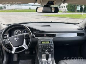 Pelēks Volvo S80 2010 Rīga, ar dzinēja tilpumu 2.40 L un nobraukumu 0 tūkst. km par 4950 €, foto 10 vietnē AUTOMOTO.COM.LV