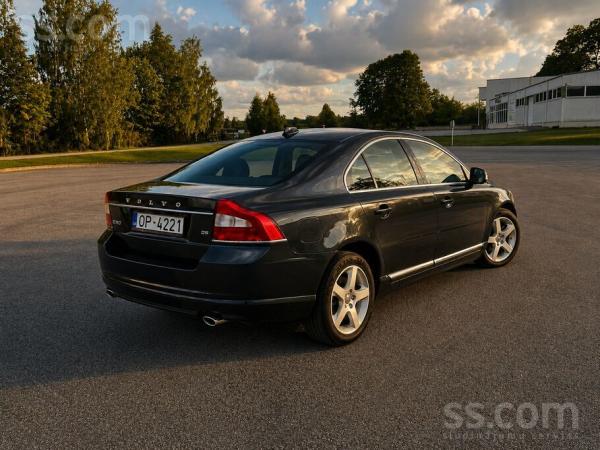 Grey Volvo S80 2010 in Riga, with an engine capacity of 2.40 L and mileage of 0 thousand km for 4950 €, photo 4 on AUTOMOTO.COM.LV