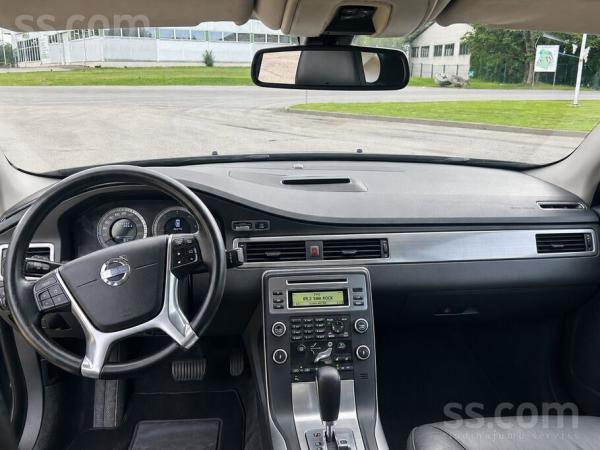 Grey Volvo S80 2010 in Riga, with an engine capacity of 2.40 L and mileage of 0 thousand km for 4950 €, photo 9 on AUTOMOTO.COM.LV