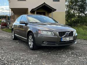 Grey Volvo S80 2010 in Ukmerge, with an engine capacity of 2.40 L and mileage of 301 thousand km for 2100 €, photo 4 on AUTOMOTO.COM.LV