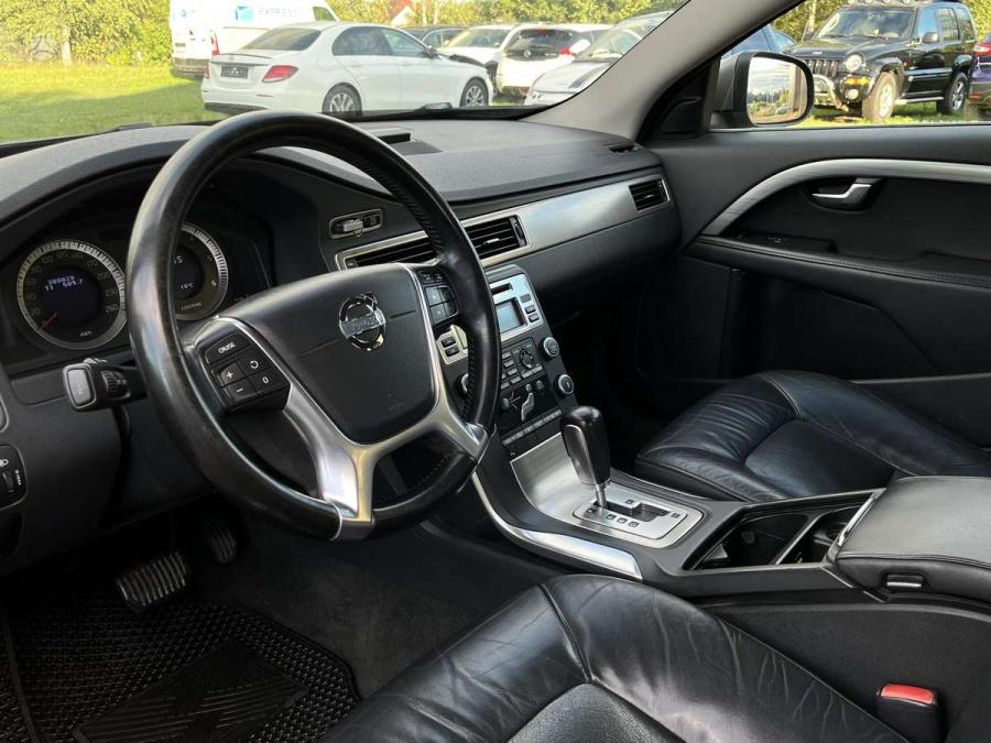 Grey Volvo S80 2010 in Ukmerge, with an engine capacity of 2.40 L and mileage of 301 thousand km for 2100 €, photo 11 on AUTOMOTO.COM.LV