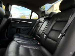 Grey Volvo S80 2010 in Ukmerge, with an engine capacity of 2.40 L and mileage of 301 thousand km for 2100 €, photo 13 on AUTOMOTO.COM.LV