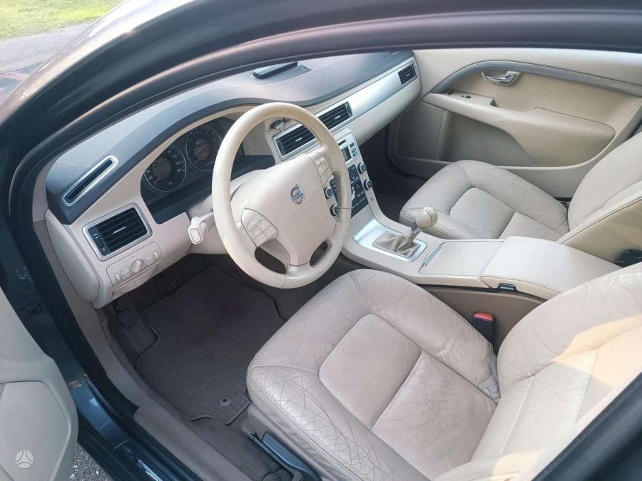 Grey Volvo S80 2010 in Kaunas, with an engine capacity of 2.40 L and mileage of 226 thousand km for 4250 €, photo 9 on AUTOMOTO.COM.LV