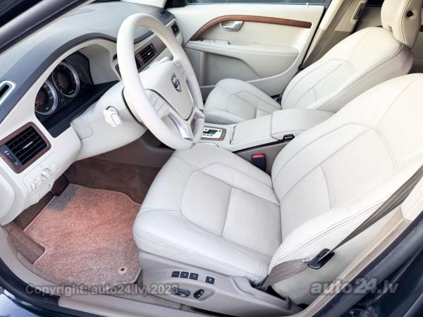 Вольво С80 2010 в Таллин на AUTOMOTO.COM.LV Серый Вольво С80 2010 в Таллин, объемом двигателя 2.40 л и пробегом 375 тыс. км за 5990 €, фото 6 на AUTOMOTO.COM.LV