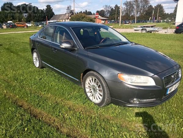 Volvo S80 2010 in Ogre on AUTOMOTO.COM.LV Grey Volvo S80 2010 in Ogre, with an engine capacity of 2.40 L and mileage of 410 thousand km for 4600 €, photo 3 on AUTOMOTO.COM.LV