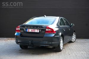 Grey Volvo S80 2010 in Riga, with an engine capacity of 2.00 L and mileage of 290 thousand km for 6790 €, photo 4 on AUTOMOTO.COM.LV