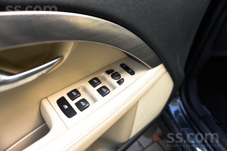 Grey Volvo S80 2010 in Riga, with an engine capacity of 2.00 L and mileage of 290 thousand km for 6790 €, photo 12 on AUTOMOTO.COM.LV