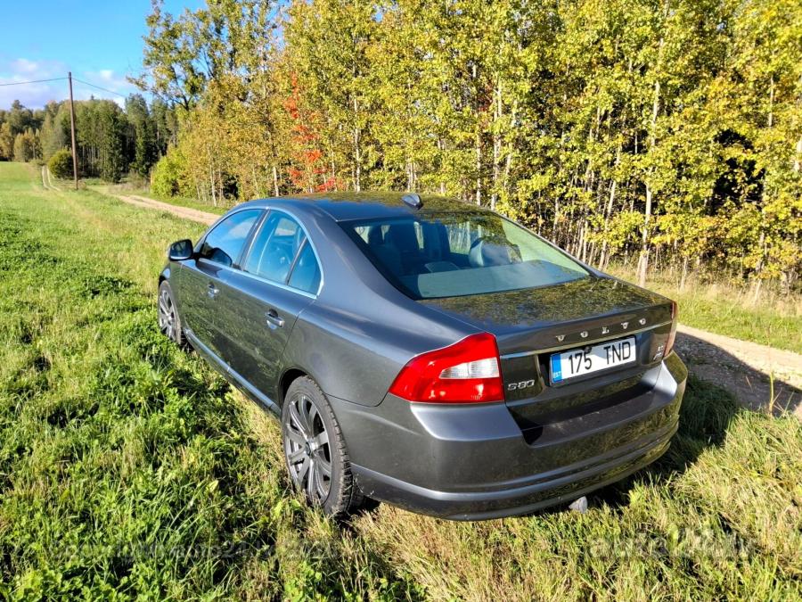Pelēks Volvo S80 2010 Elva, ar dzinēja tilpumu 2.40 L un nobraukumu 271 tūkst. km par 7350 €, foto 3 vietnē AUTOMOTO.COM.LV