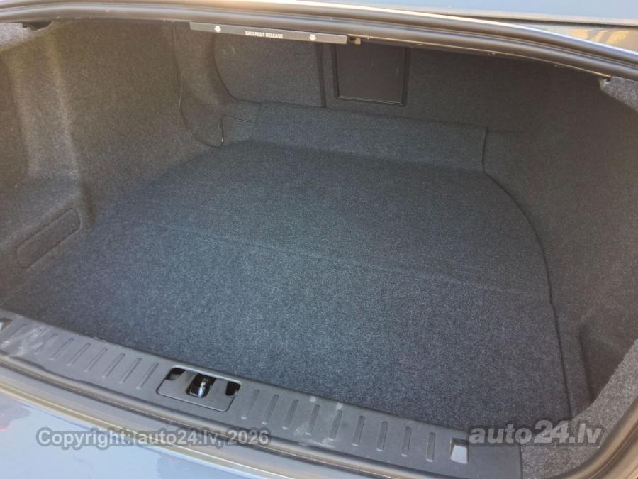 Pelēks Volvo S80 2010 Elva, ar dzinēja tilpumu 2.40 L un nobraukumu 271 tūkst. km par 7350 €, foto 9 vietnē AUTOMOTO.COM.LV