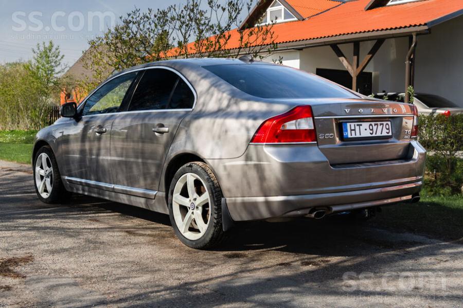 Pelēks Volvo S80 2011 Valmiera, ar dzinēja tilpumu 3.00 L un nobraukumu 386 tūkst. km par 6450 €, foto 2 vietnē AUTOMOTO.COM.LV