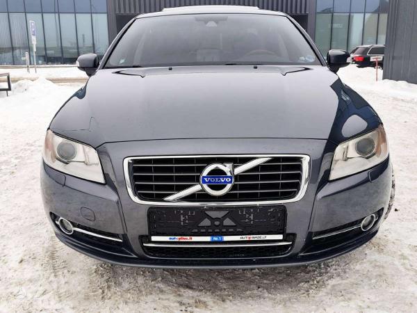 Grey Volvo S80 2011 in Siauliai, with an engine capacity of 2.40 L and mileage of 150 thousand km for 6700 €, photo 2 on AUTOMOTO.COM.LV